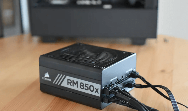 电脑一开大型游戏就断电，首先注意电源与温度